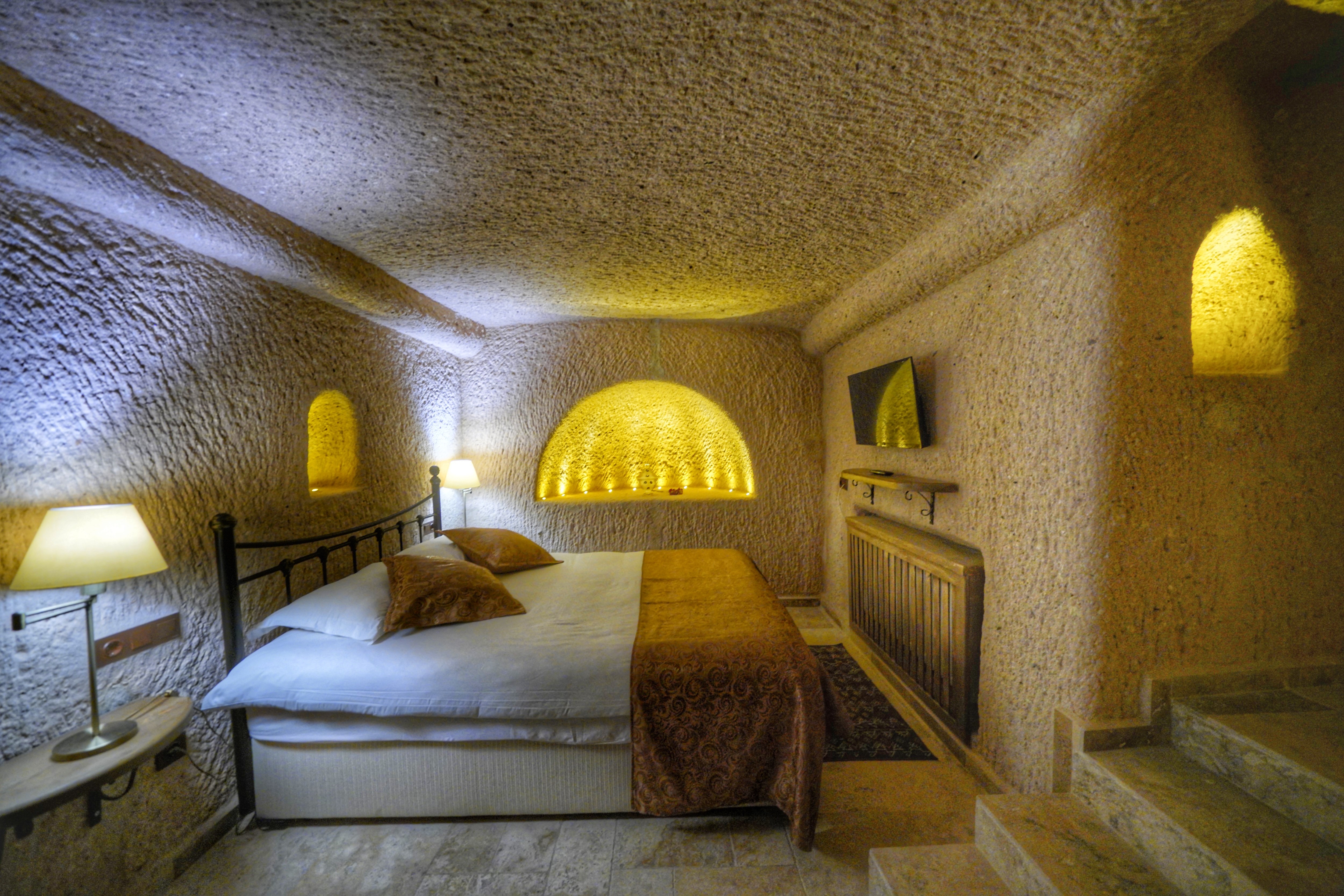 Double Cave Room